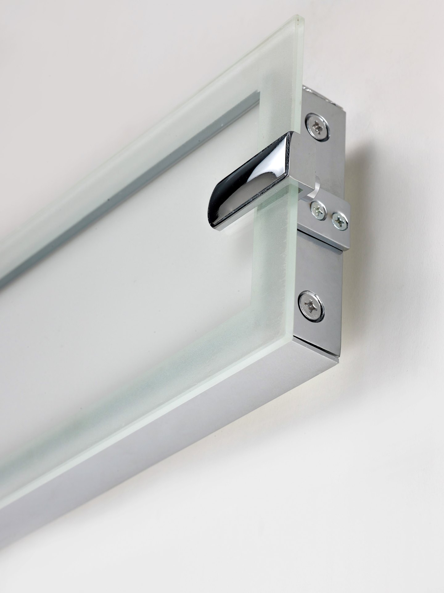 Trim LED 23" Bath Vanity SN Clear/Frosted PCB LED - Luztra